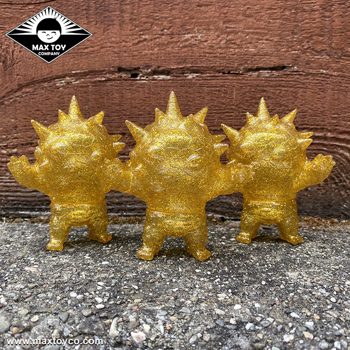Max Toy Co - Mini Kaiju Eyezon Gold glitter power